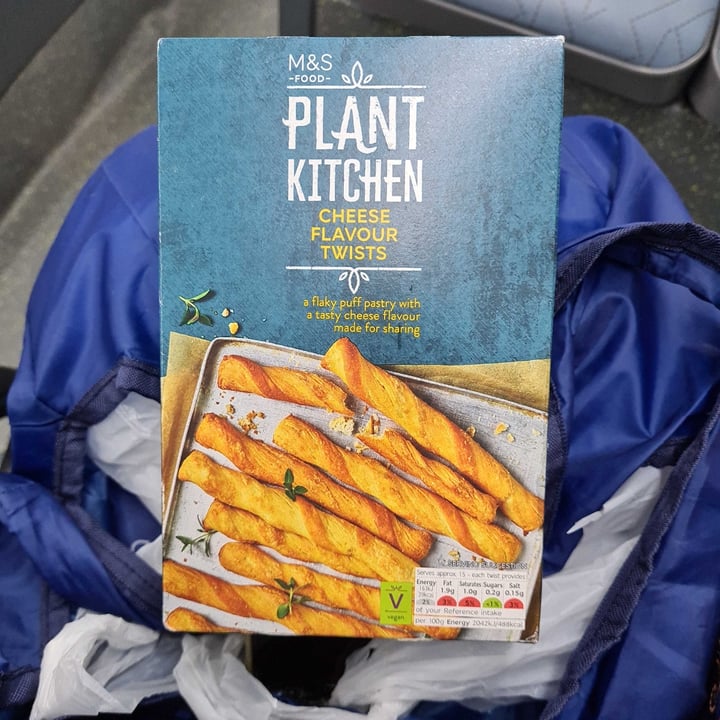 M & S Foods Cheese Flavours Twist Review | abillion