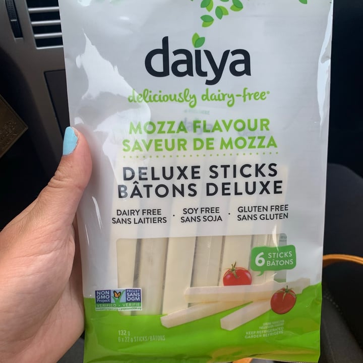 Daiya Mozzarella Style Deluxe Cheeze Sticks Review | abillion