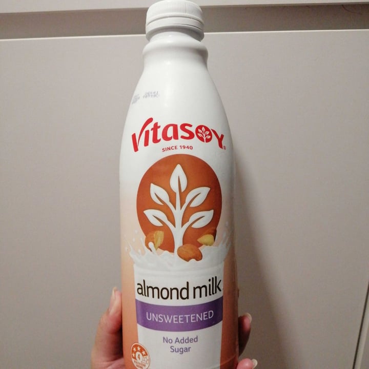 Vitasoy | The Soy Experts Almond Milk (Unsweetened) Review | abillion