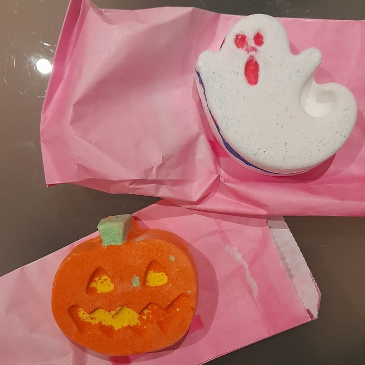 LUSH Fresh Handmade Cosmetics Ghostie bomba da bagno Review | abillion