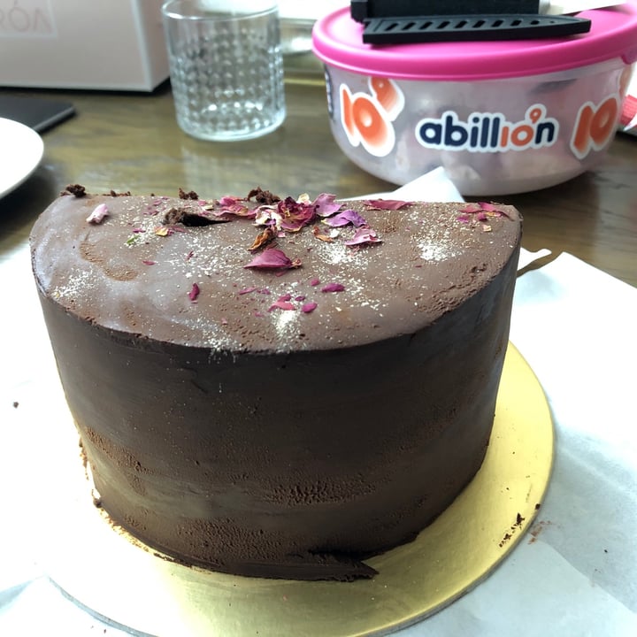 Róa Midnight™ Grand Chocolate Cake Review | abillion