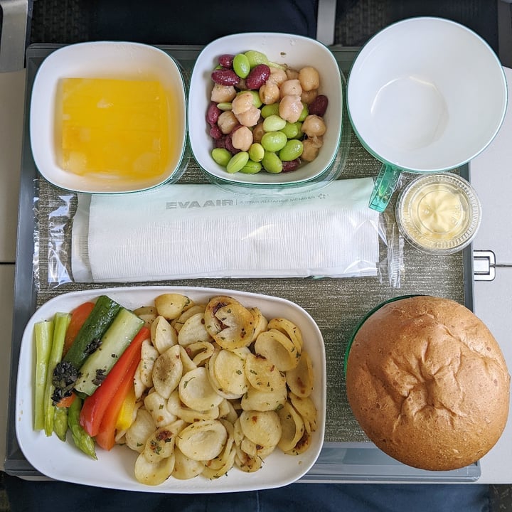 Eva Air Vegetarian Vegan Meal (Lunch) Review | abillion