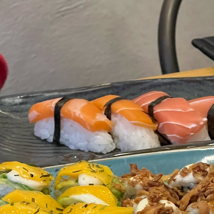 Mun Sushi Bar - Roma Roma, Italy Nigiri tonno vegan Review | abillion