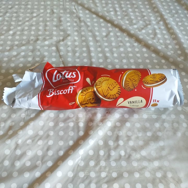 Lotus Biscoff Cream Biscuits Vanilla Flavour Review | abillion