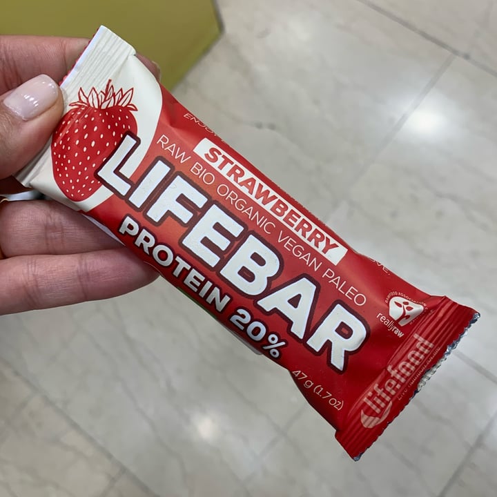 Lifebar Strawberry Review | abillion
