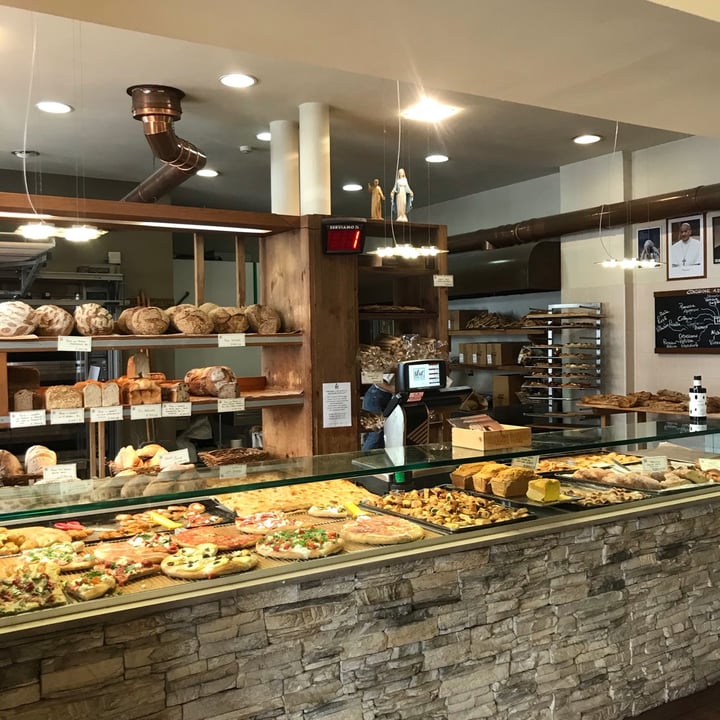 Perino Vesco Torino, Italy Focaccia alle cipolle Review | abillion