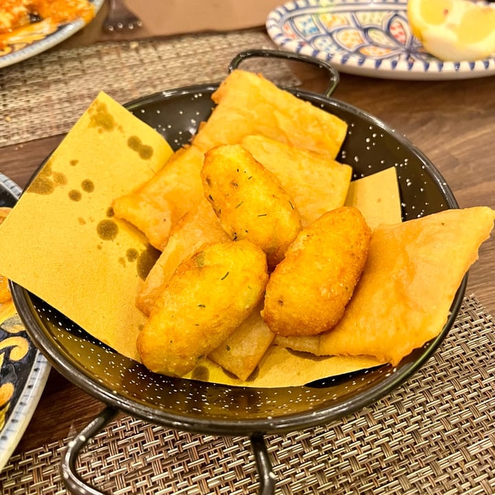 Osteria Nonna Dora Palermo, Italy Panelle e crocché Review | abillion