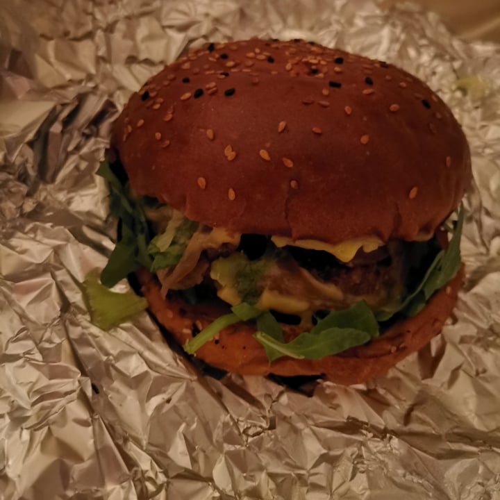 Burgers.Ink San Ġiljan, Malta Avocado Burger Review | abillion