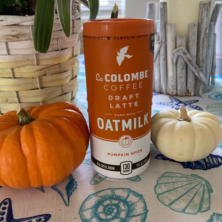 La Colombe Coffee Roasters Pumpkin oatmilk latte Review | abillion