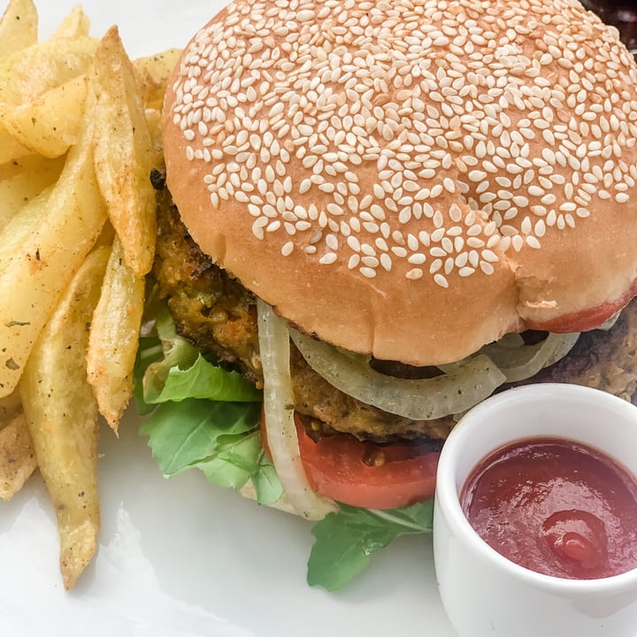 The Farm House Hoedspruit, South Africa Free Ranger Burger Review ...