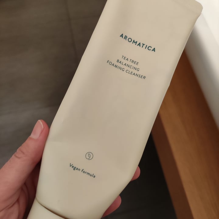 Aromatica Tea tree balancing foaming cleanser Review | abillion