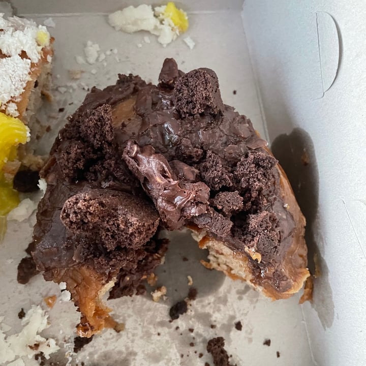 Grumpy & Runt | Little Deli & Donuts South Africa Choc Peanut cluster ...