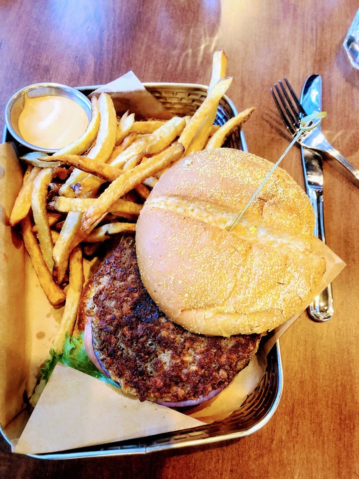 Tap & Burger Belleview Station Southeast, Denver, United States ...