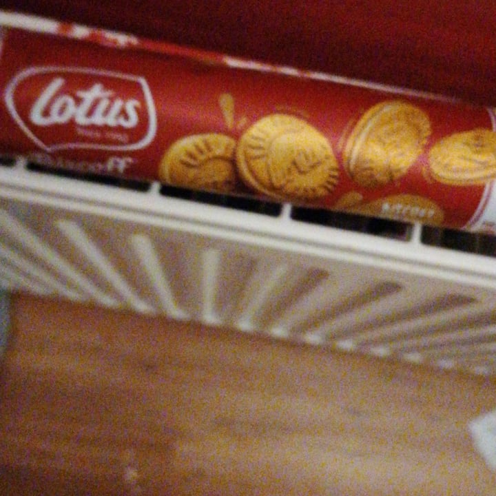 Lotus Biscoff Cream Biscuits Vanilla Flavour Review | abillion