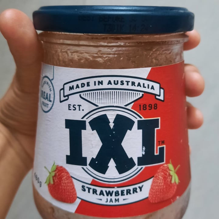 IXL strawberry jam Review | abillion