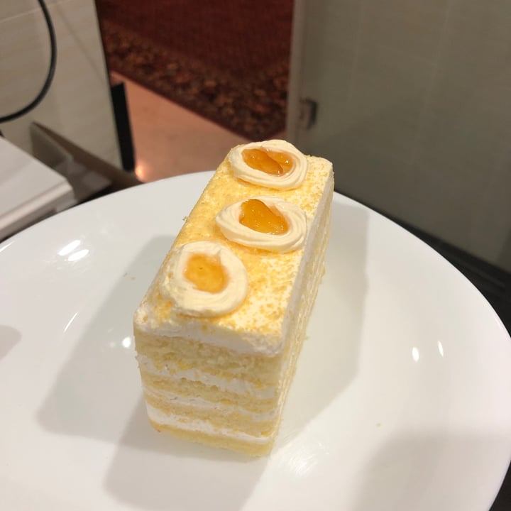 M Bakery Kallang, Singapore Yuzu Cake Review | abillion