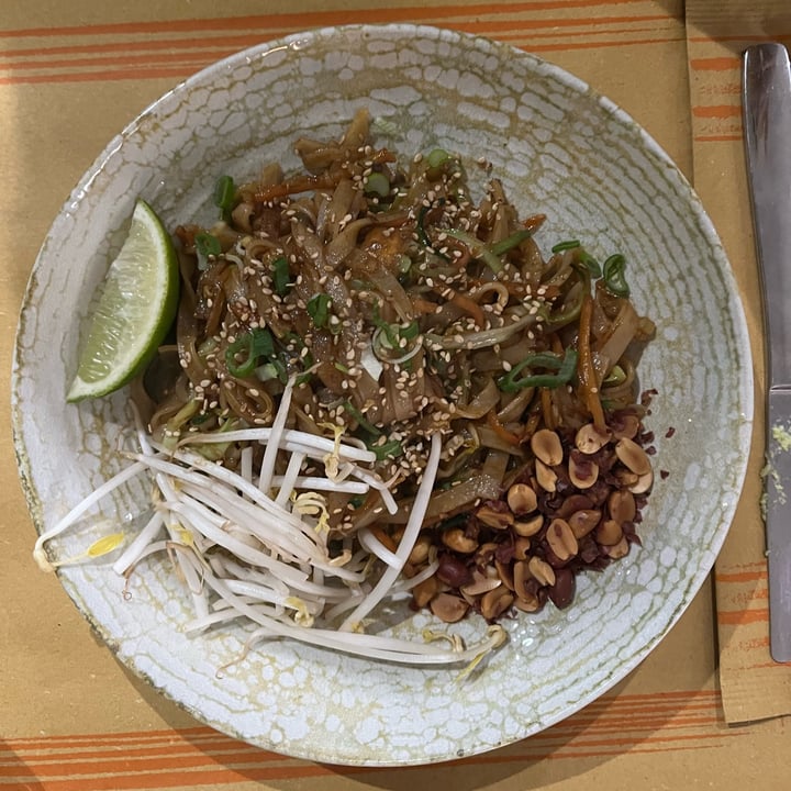 Handa Padova, Italy Pad Thai Review | abillion