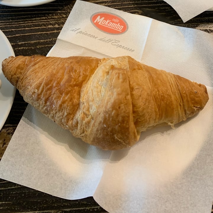 Caffetteria Il Gusto Chieti, Italy Cornetto Vegan Vuoto Review | abillion