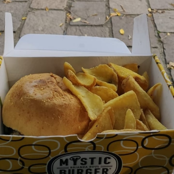 Mystic Burger Como, Italy UL vegan Review | abillion