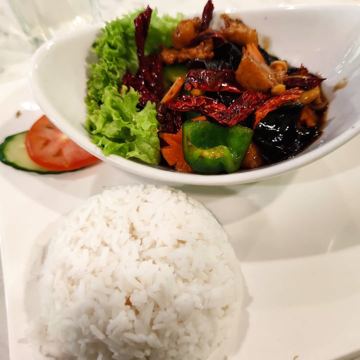 V Kitchen Restaurant (Vegetarian Food) Damansara Kim, Petaling Jaya ...