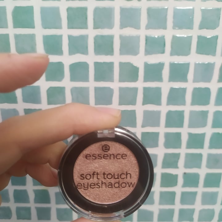 Essence Soft touch eyeshadow Review | abillion