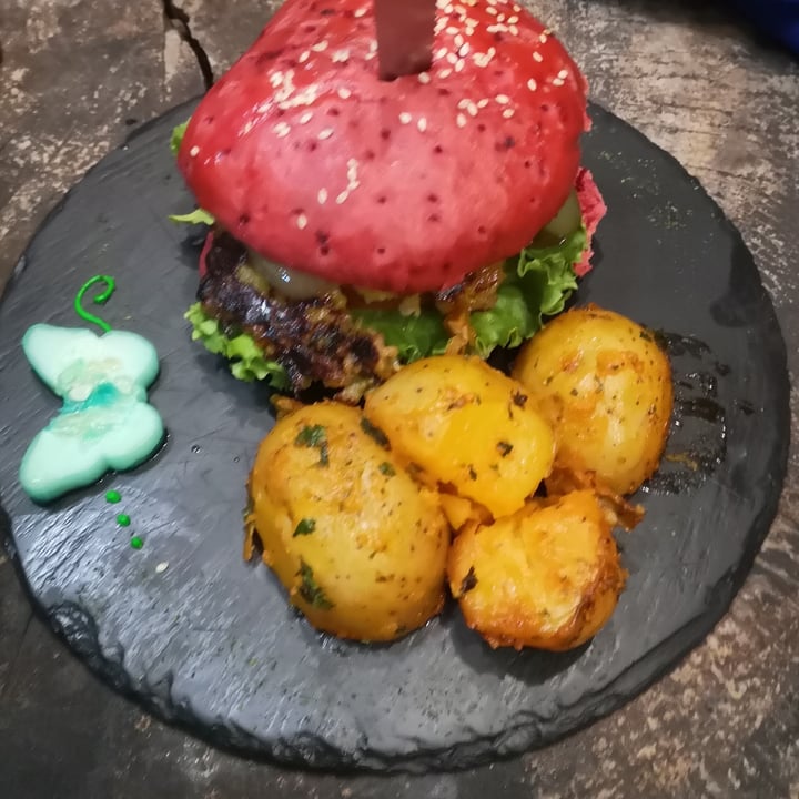 Morphos Restaurant Monteverde, Costa Rica Veggie Burger Review | abillion