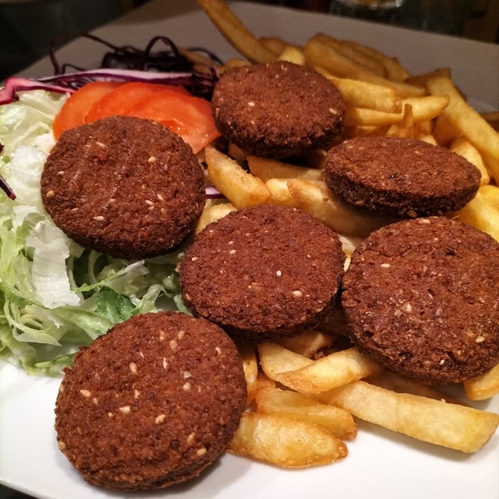 Ali Babà e i 40 Panini Borgomanero, Italy Piatto Falafel Chips Review ...