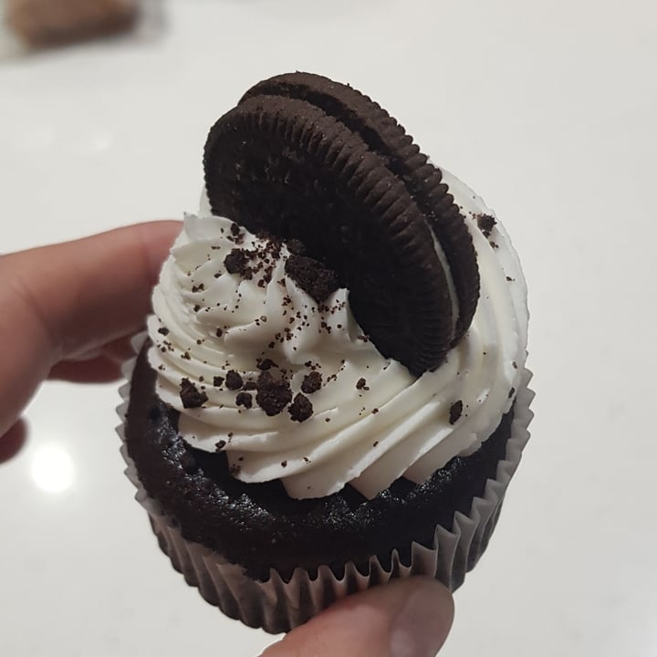 Yum Baker Oreo Cupcake Review | abillion