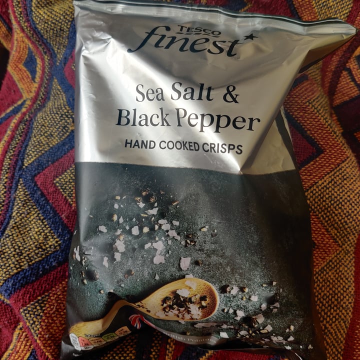 Tesco Sea salt & black pepper hand cooked crisps Review | abillion