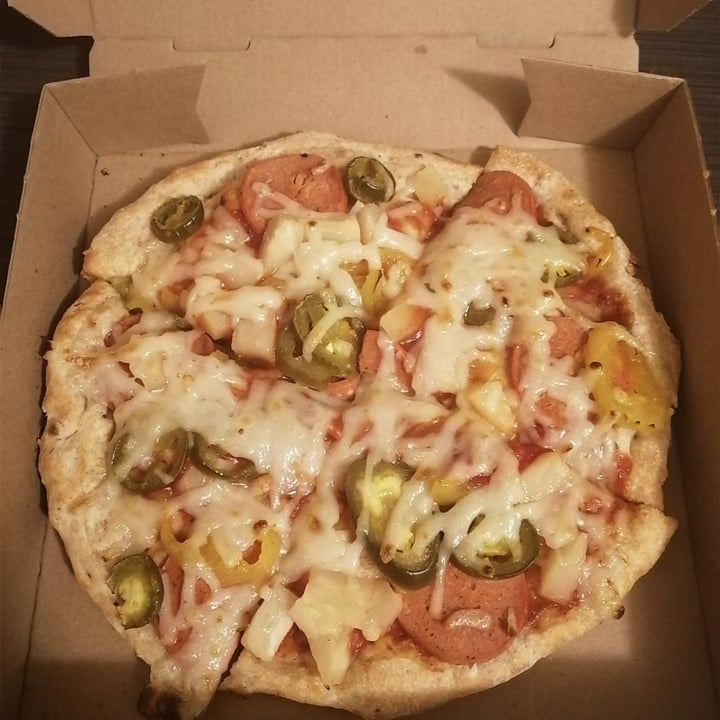 Panago Pizza Victoria, Canada Plant-based Spicey Hawaiian Review | abillion