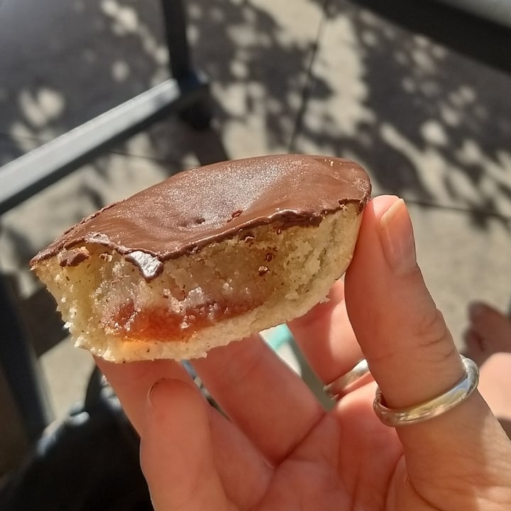 Caffè Alvino Lecce, Italy “Fruttone” vegano, Dolce tipico Salentino ...