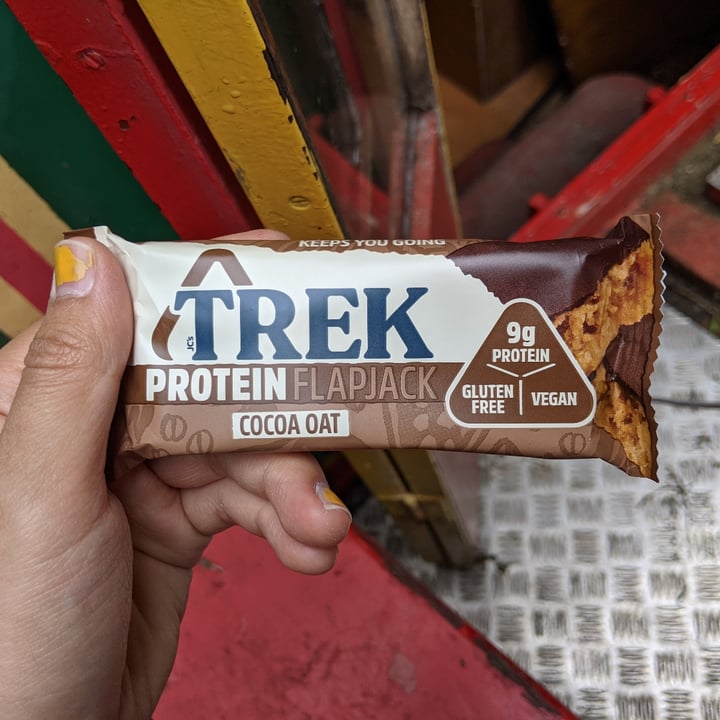 TREK Protein Flapjack Cocoa Oat Review | abillion