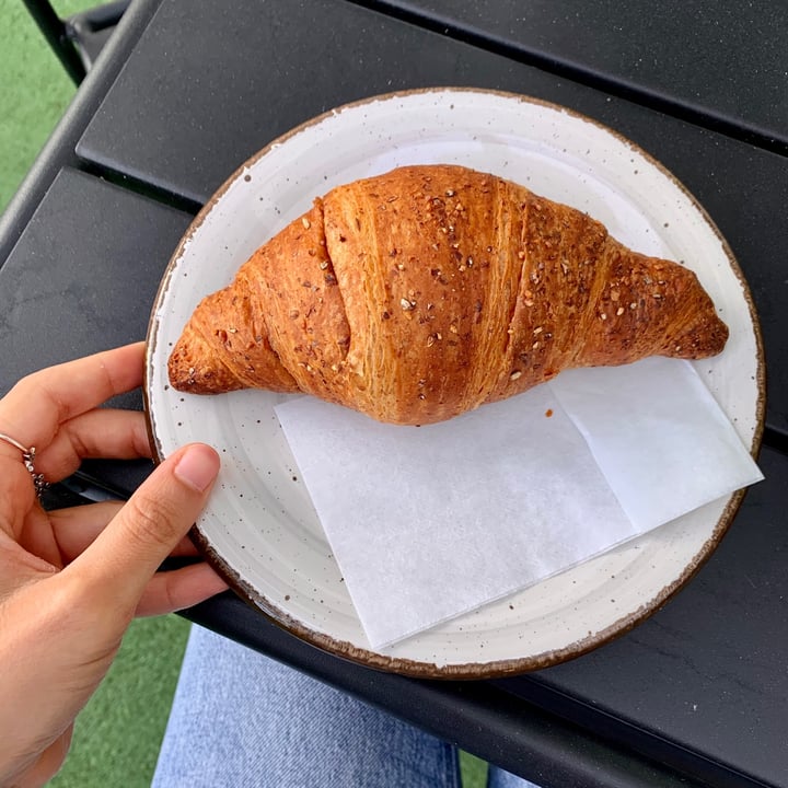 Frulli Frulli Prato, Italy Brioche Vegana Review | abillion