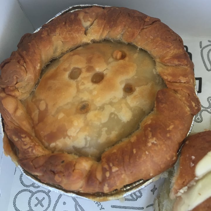 Jason Bakery Masala Vegetable Curry Pie Review | abillion