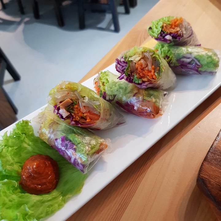The Boneless Kitchen Toa Payoh, Singapore Kimchi summer roll Review ...