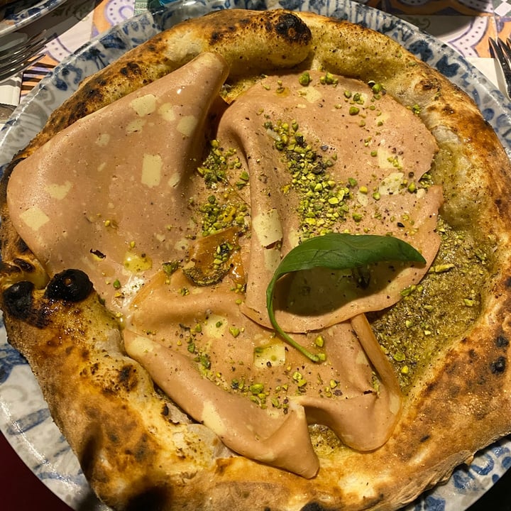 Assaje Torino, Italy Mortadella E Pistacchio Vegana Review | abillion