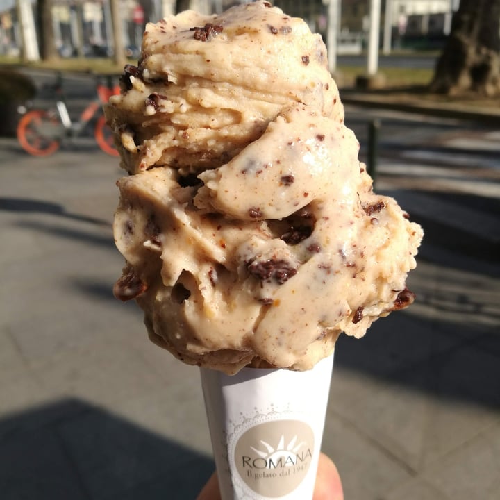 Gelateria La Romana Torino, Italy Gelato Crumbles Pralinato Alla ...