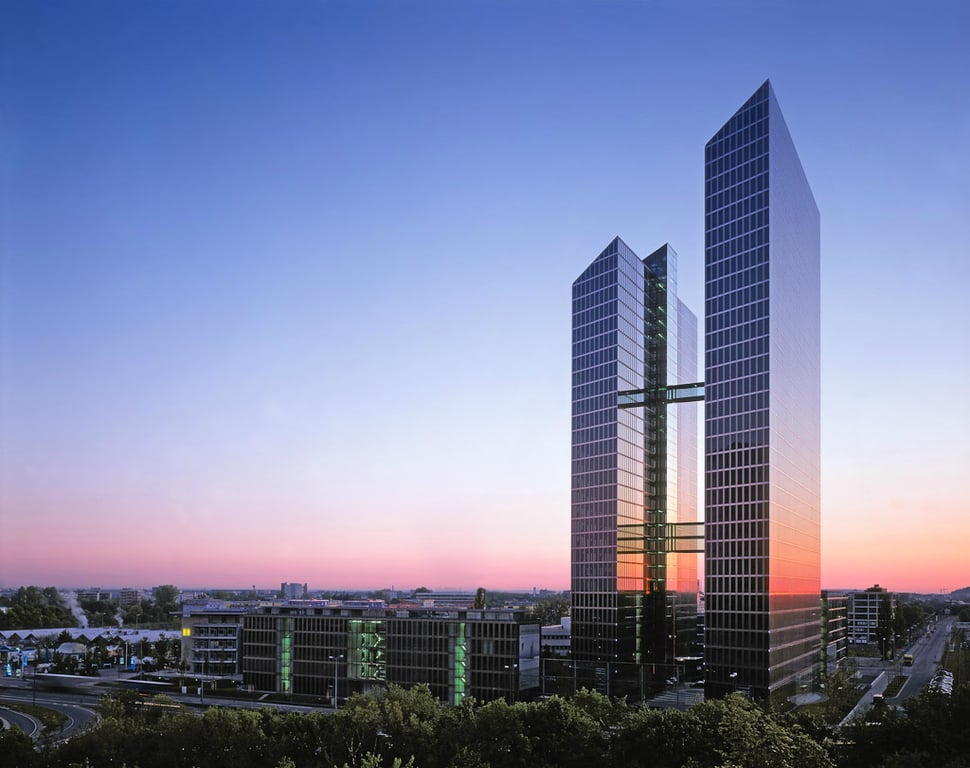 Mies Van Der Rohe Straße 6