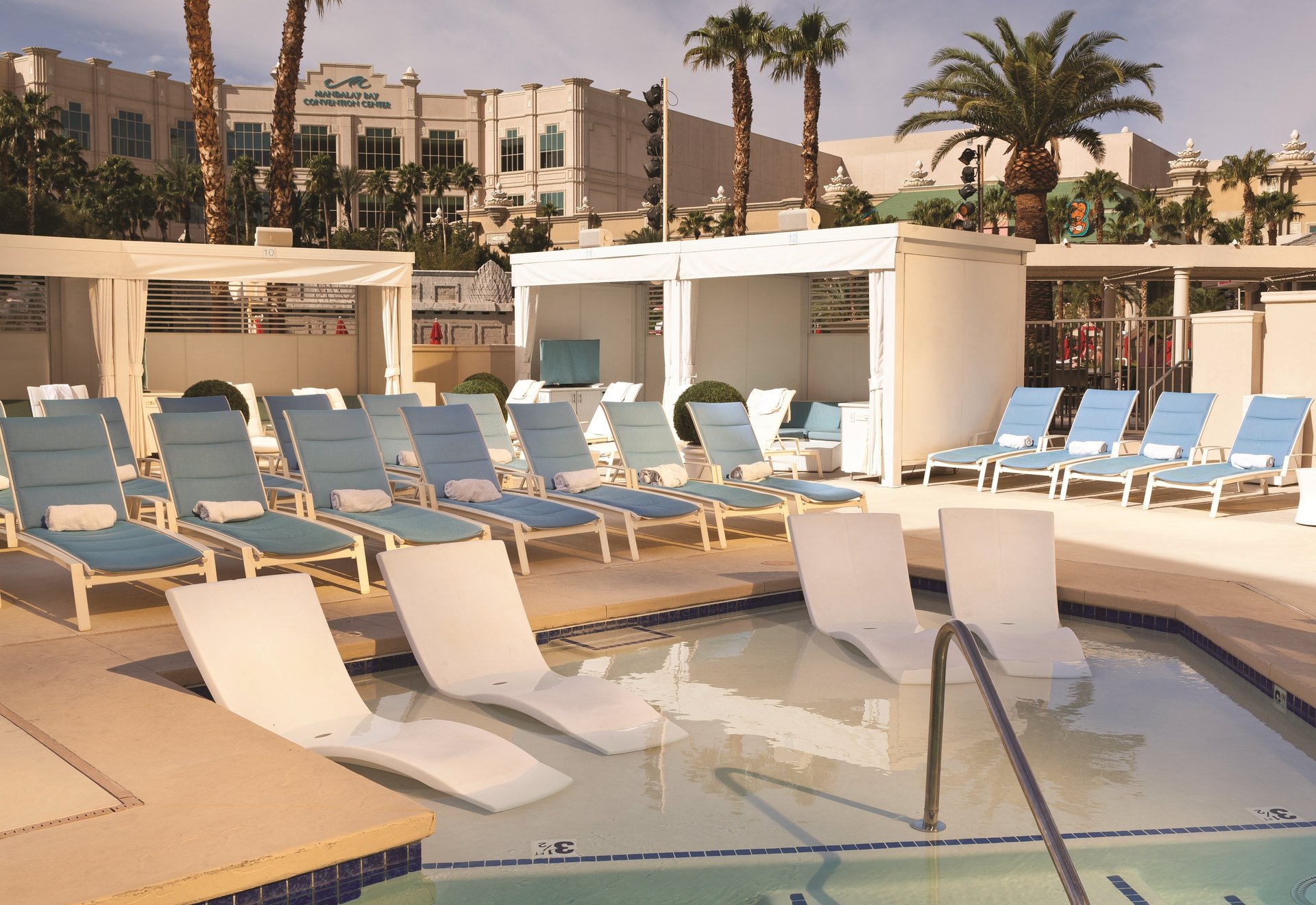 Suites At Delano Las Vegas | Suiteness — Stay connected