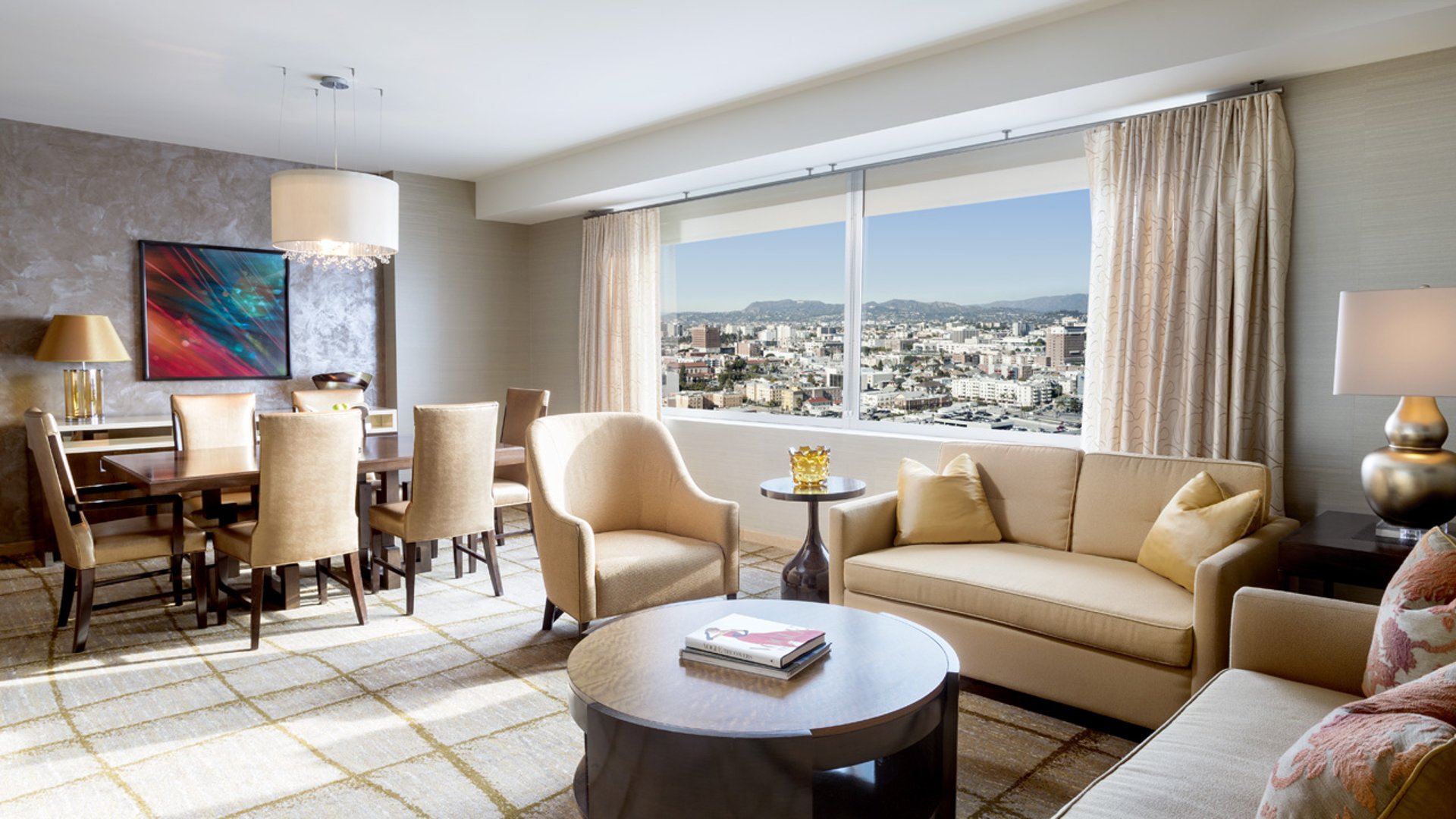 Los Angeles | Suiteness — Stay connected