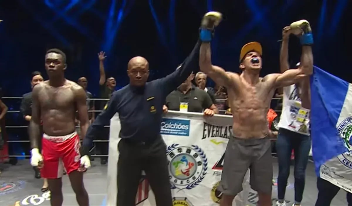 Alex Pereira vs. Israel Adesanya Full Kickboxing Videos