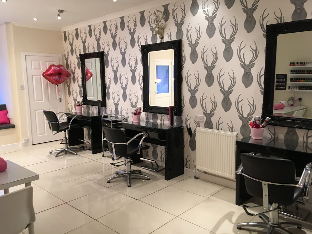 Perfect Pout in Paisley - salonspy