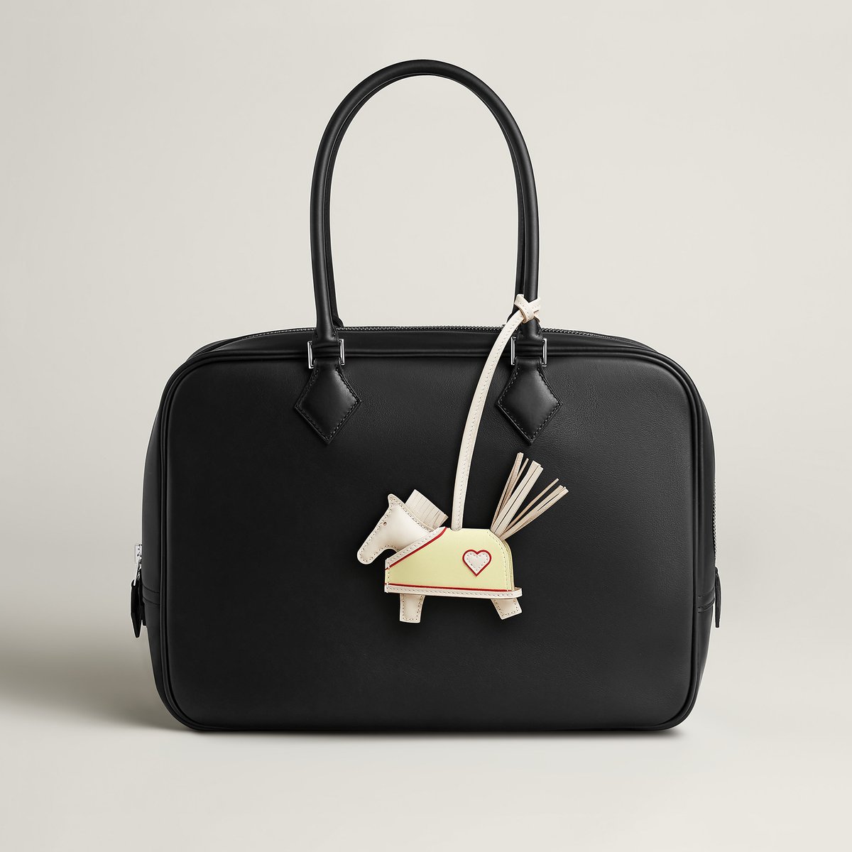 Hermès Rodeo Robeo Coeur PM charm Craie/craie/jaune Milton/rouge ...