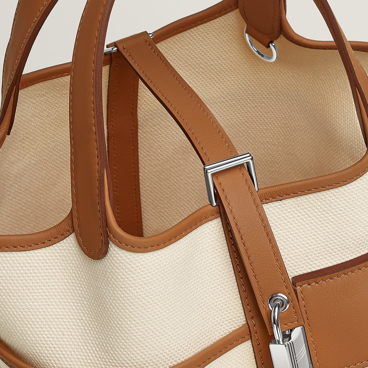 Hermès Picotin Lock 18 pocket bag Écru/Gold Swift Calfskin | BagUSeek