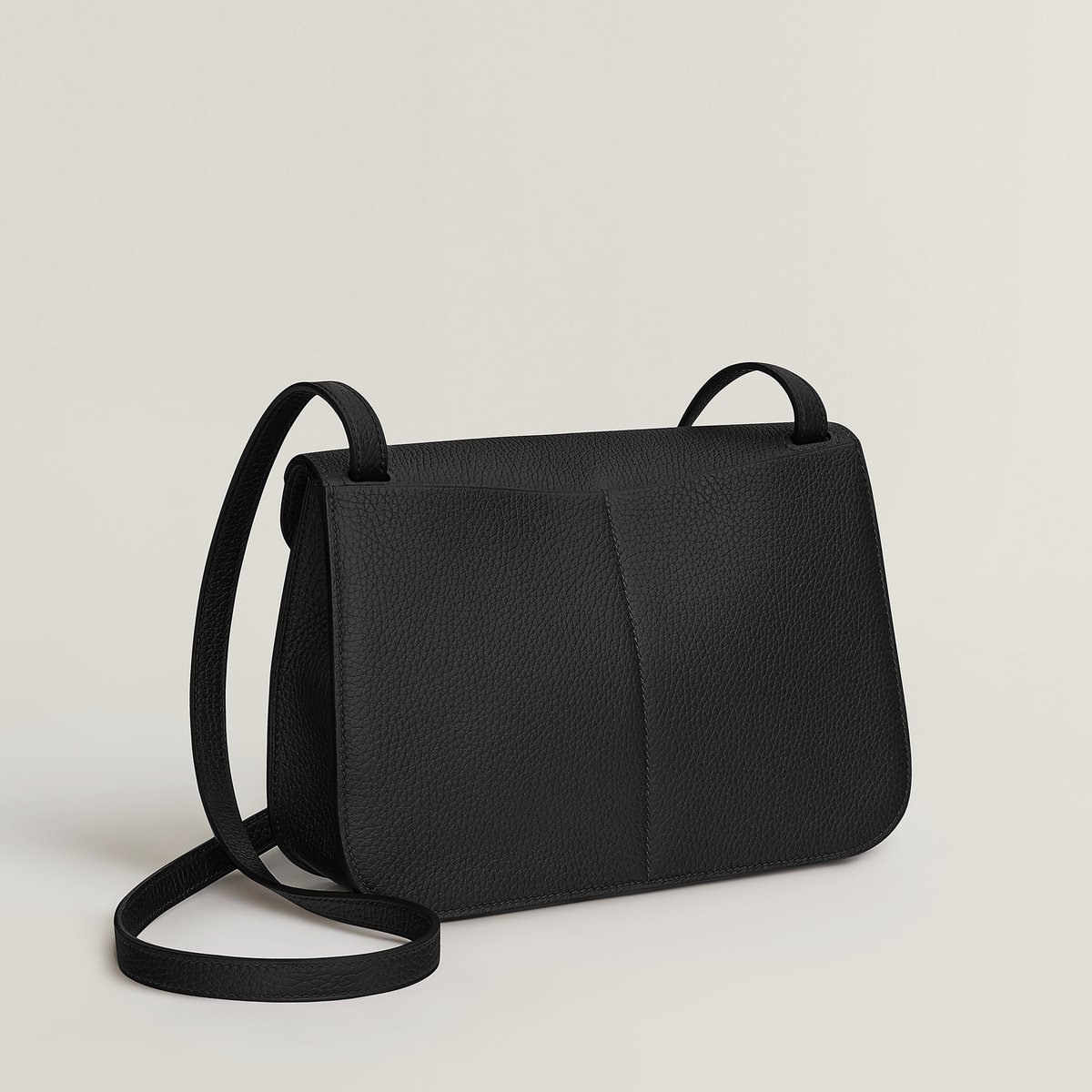 Hermès Halzan 25 bag Noir Clemence Leather | BagUSeek