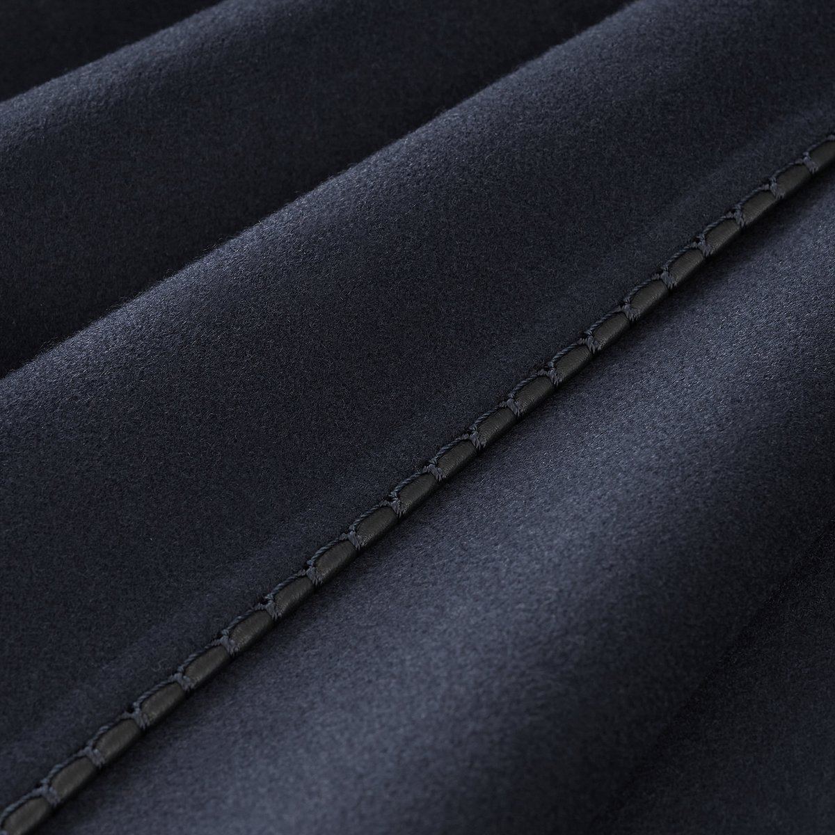 Hermès Passepoil Cuir scarf stole Bleu Caban | BagUSeek