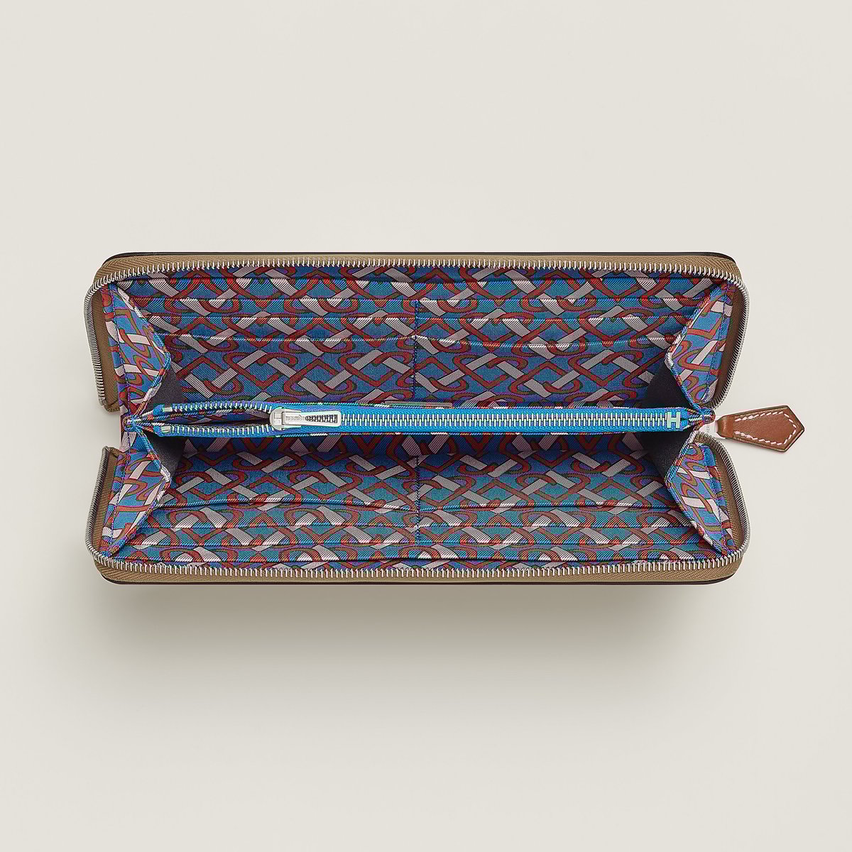 Hermès Silk'In Classique long wallet Poussière/hydra/rouge Radieux ...