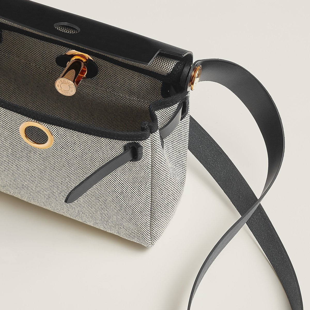 Hermès Herbag Zip 20 bag Écru/Noir | BagUSeek