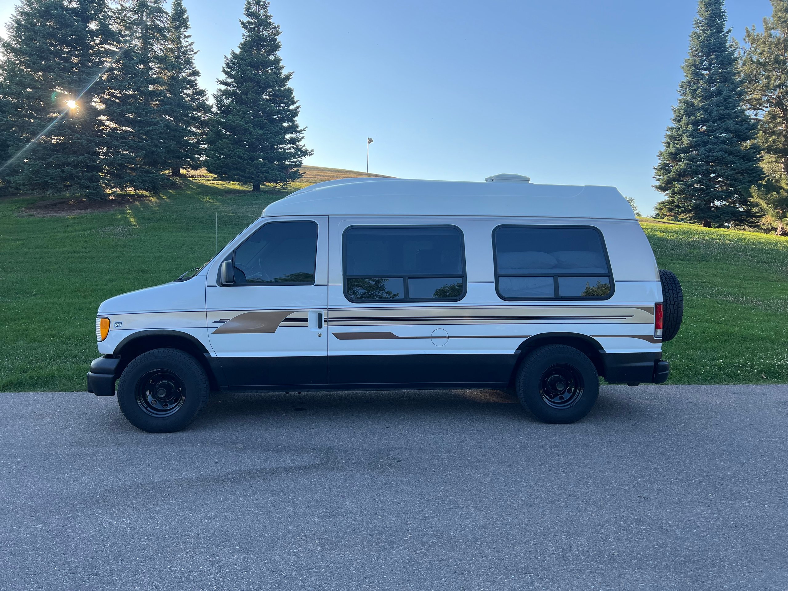 2000 Ford Econoline Camper Van - Vanlife Trader