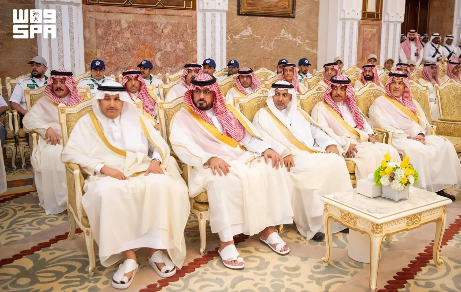 ولي العهد يستقبل المهنئين بعيد الأضحى بقصر منى ويؤكد اعتزاز القيادة ...